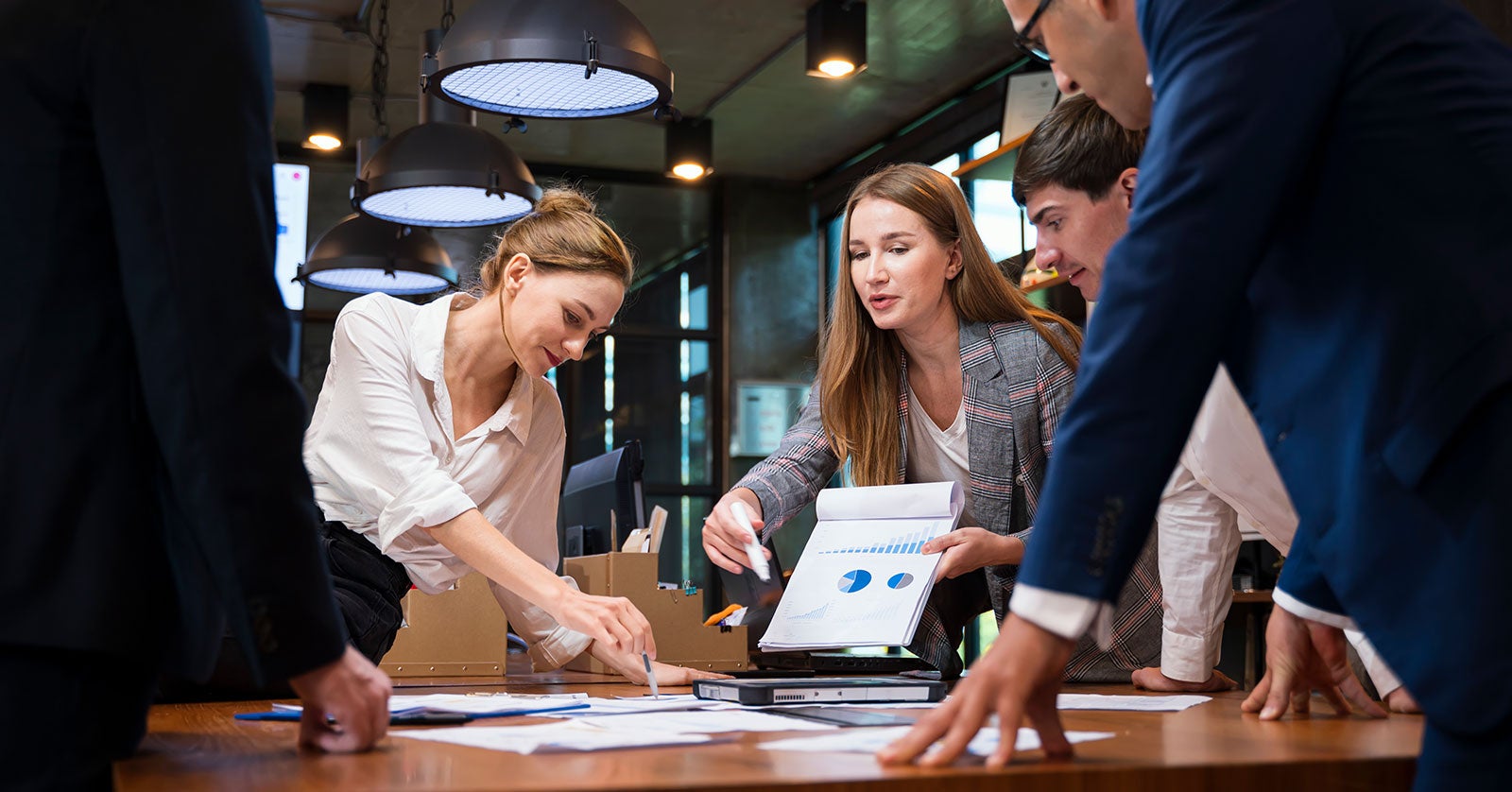 Critical Decision-Making in an Uncertain World | L.E.K. Consulting